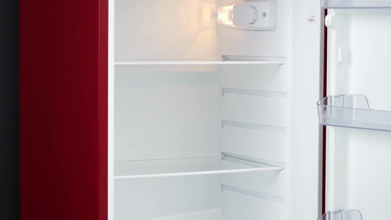 Galanz 22 in. 7.6 cu. ft. Retro Top Freezer Refrigerator, Hot Rod Red ...