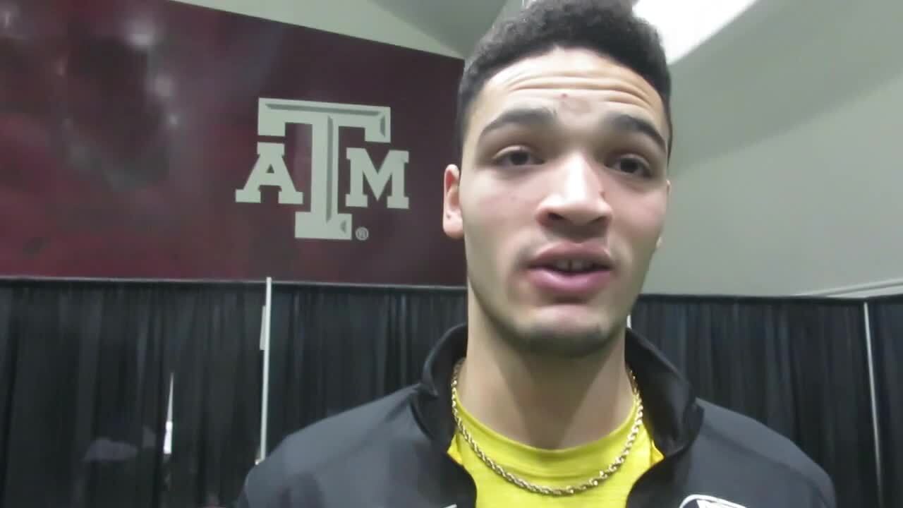 DyeStat.com - Videos - Elijah Godwin 1st Place Men's 4x400m Relay and ...