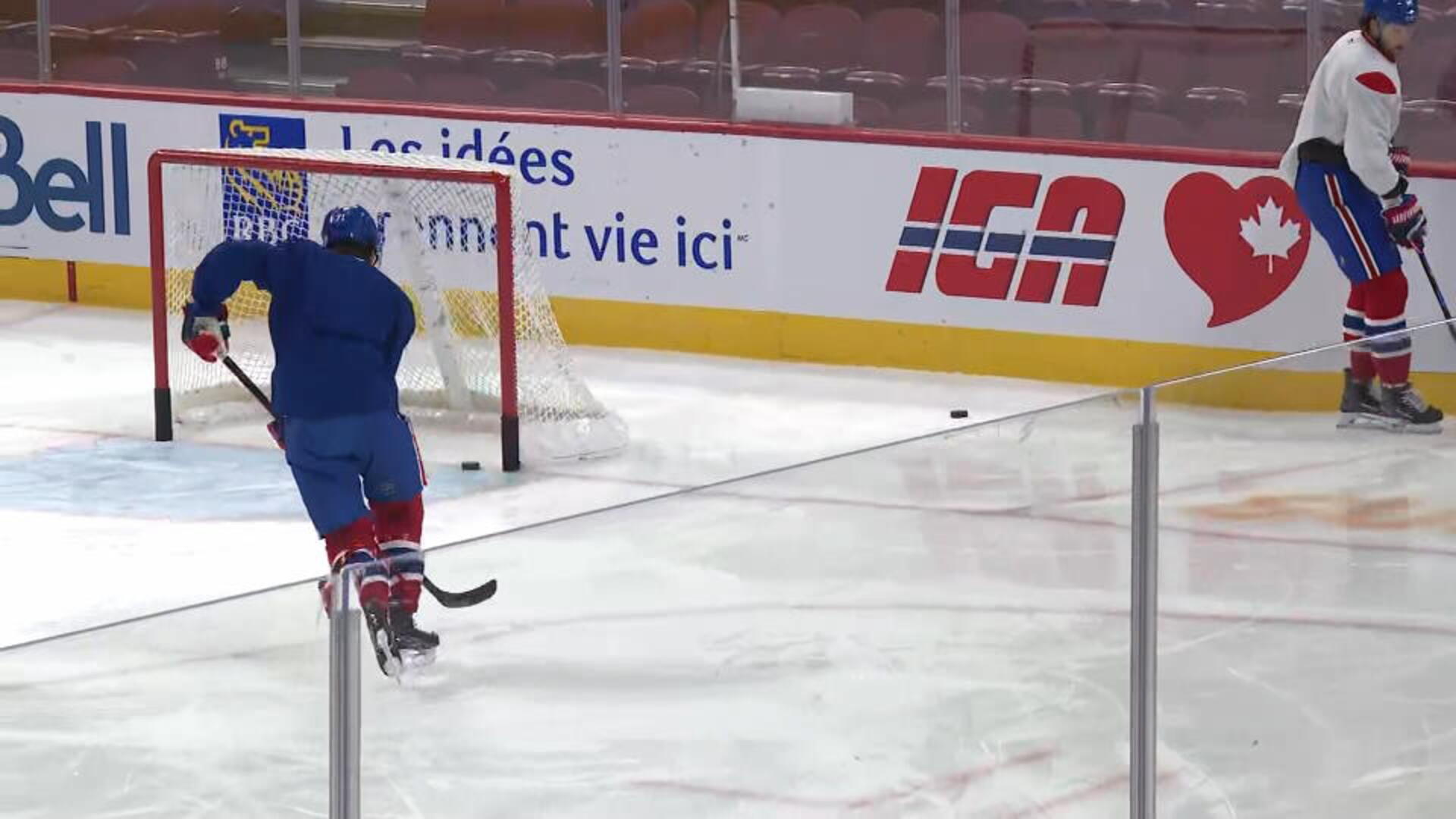 Josh Anderson et Jake Evans sur la glace