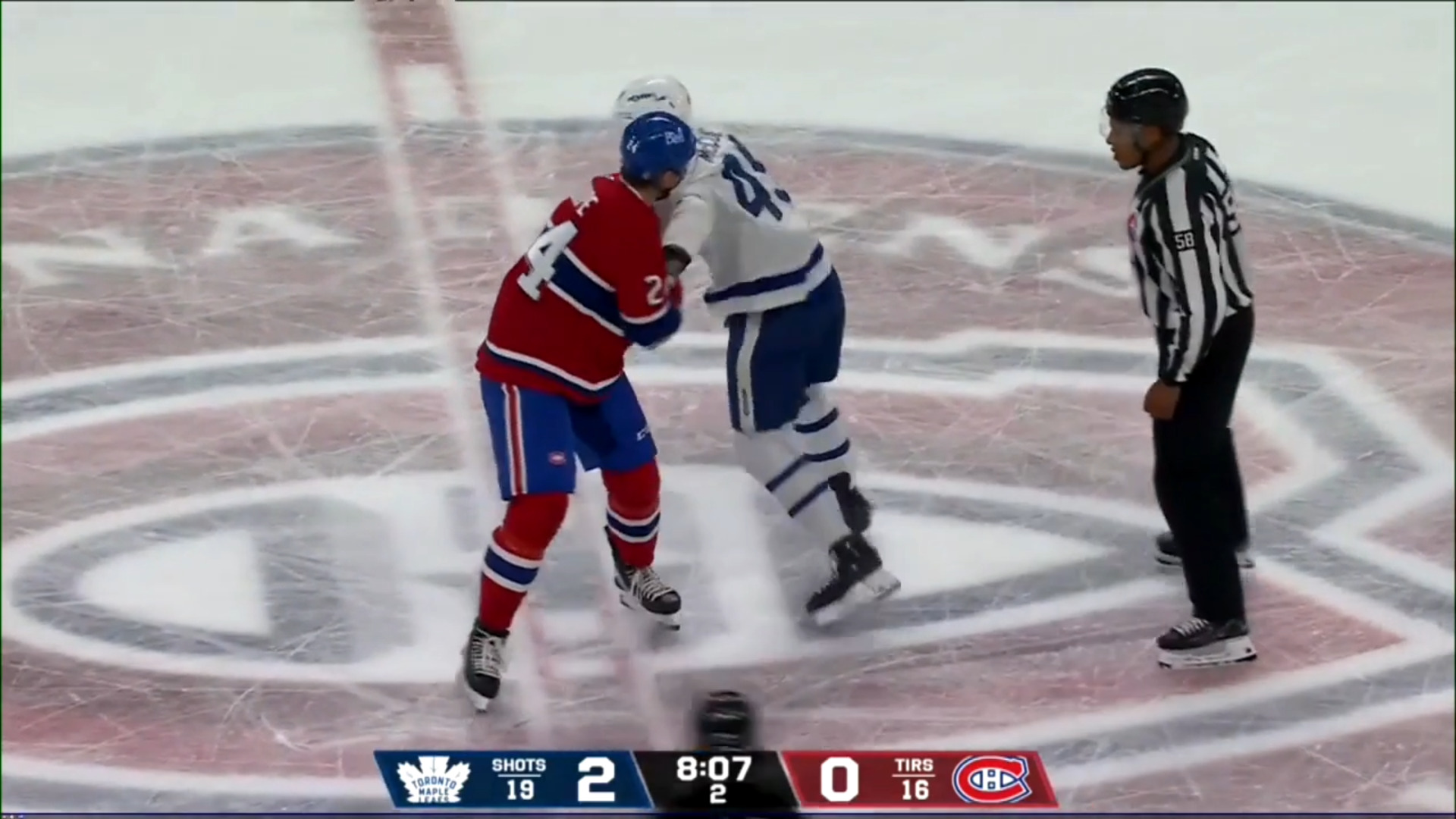 Au tour du colosse Tyler Thorpe d'accepter une invitation à danser