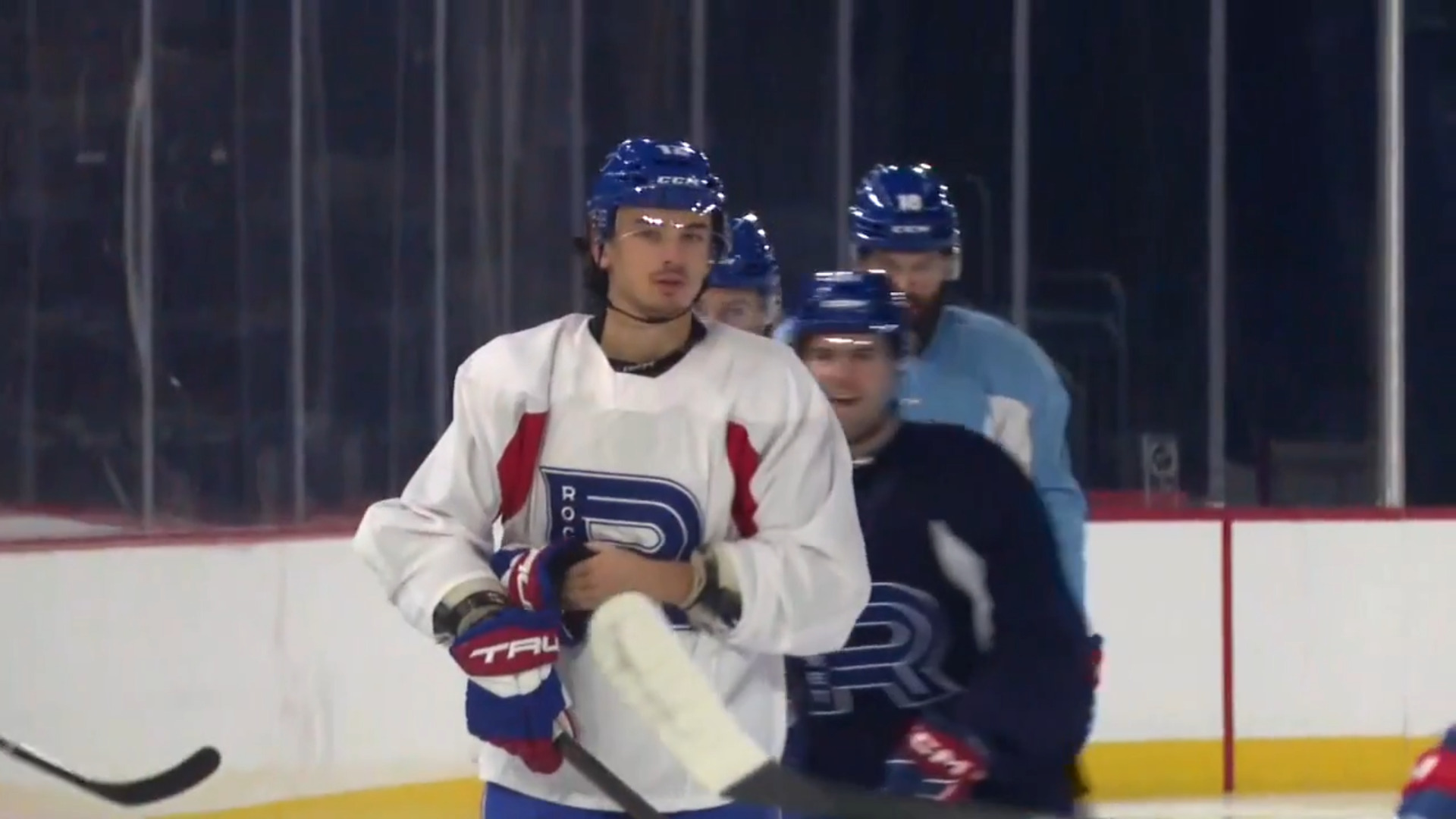 Alex Barré-Boulet donne ses premiers coups de patin dans l'uniforme du ...