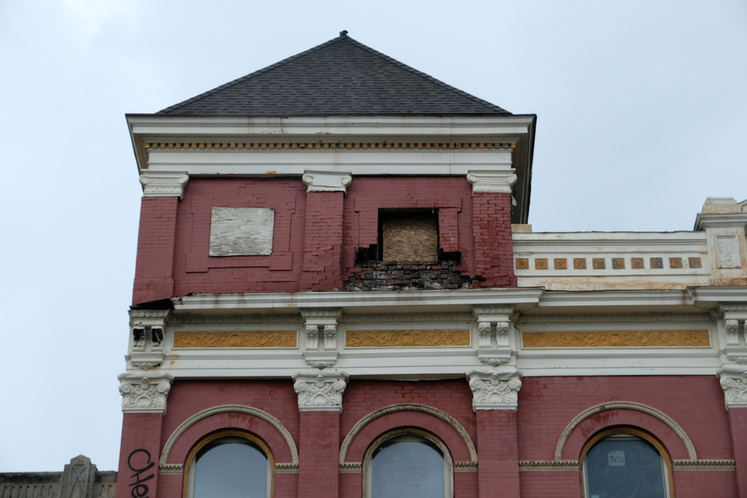 Assistant TFD chief gives update on bricks falling from East Toledo ...