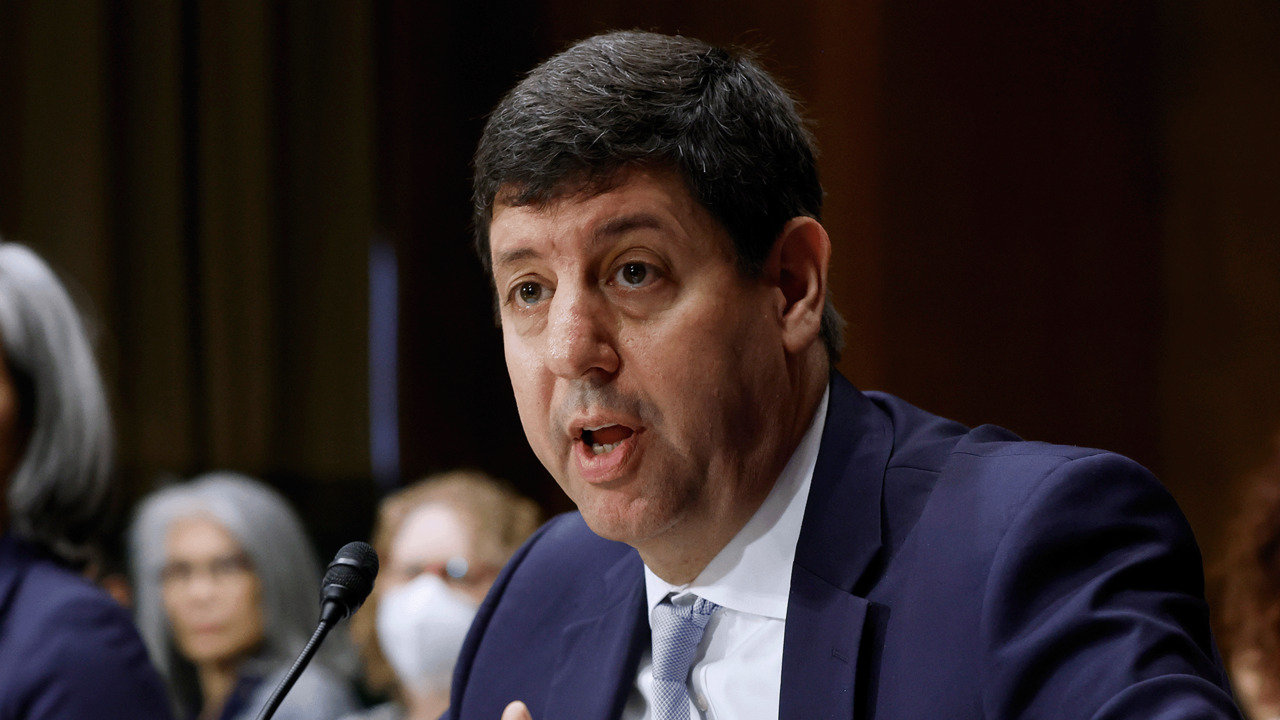 Steven Dettelbach is sworn in as ATF director - POLITICO