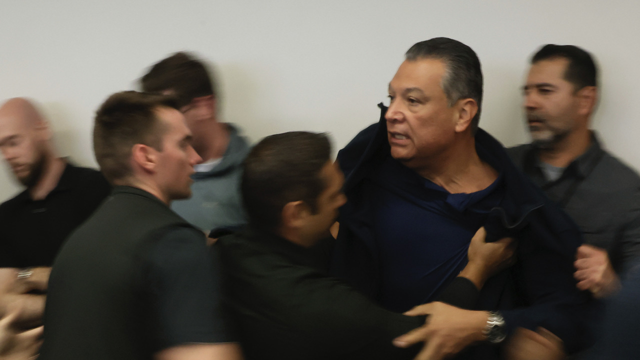 Recriminations erupt after Noem guards tackle Padilla - POLITICO