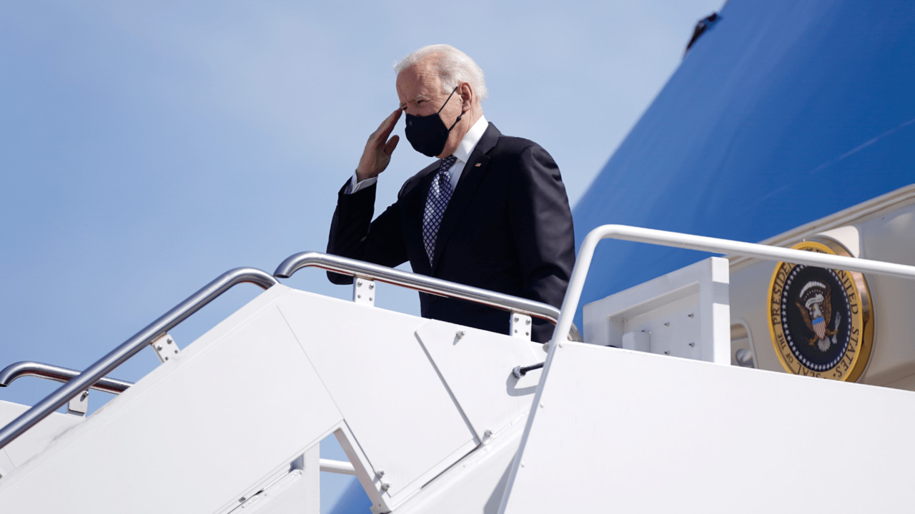 Biden trips on stairs of Air Force One - POLITICO