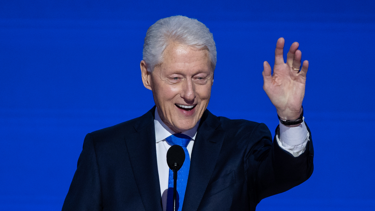 Bill Clinton praises Biden for 'voluntarily giving up political power ...