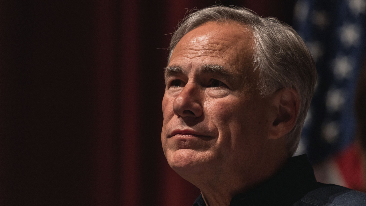 Abbott slams gun laws in Chicago, New York and Los Angeles - POLITICO