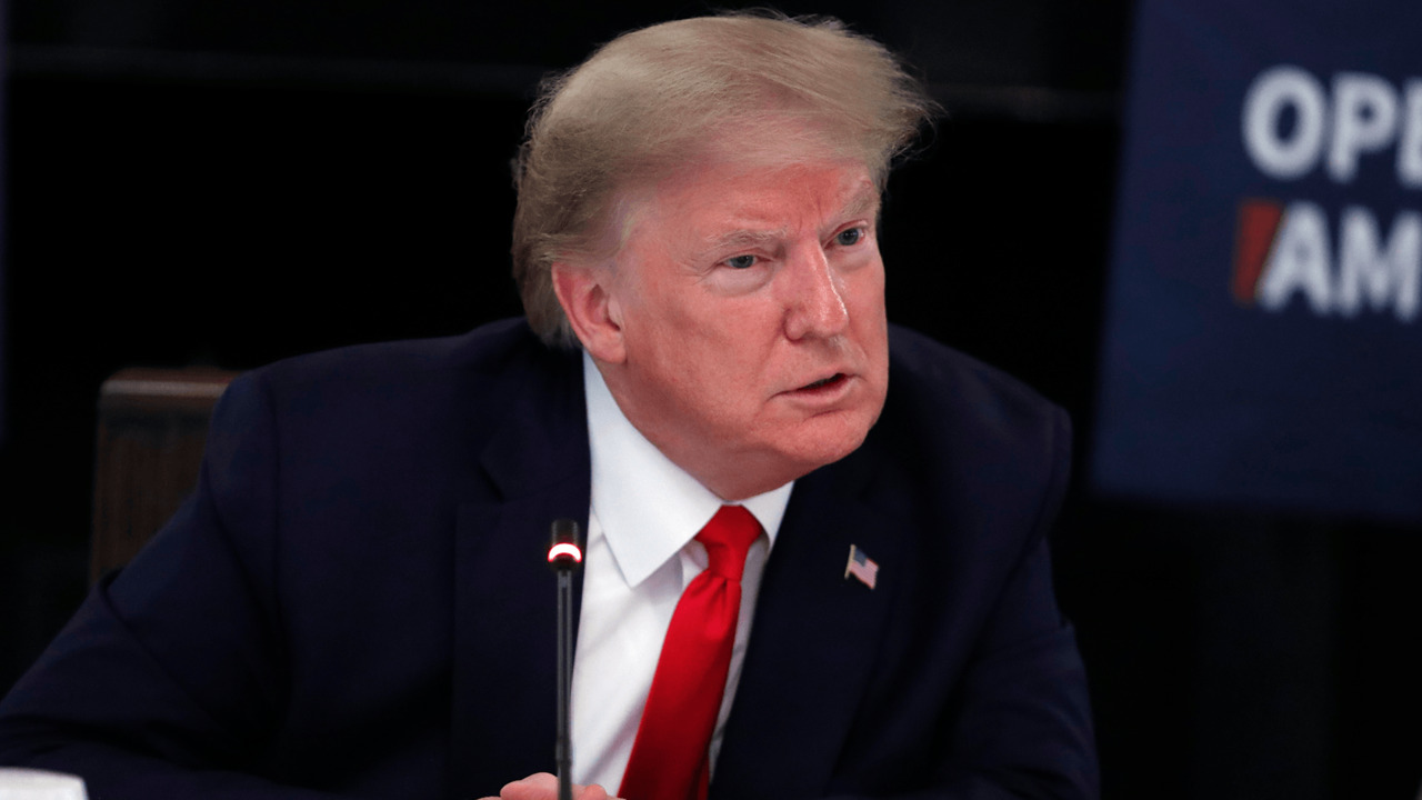 Trump asked about his Minnesota 'looting' tweet at WH roundtable event ...