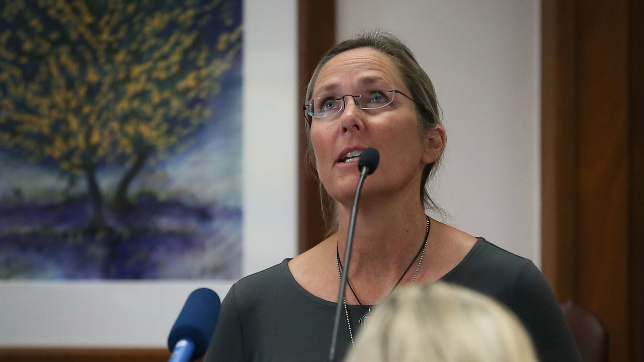 Mother of Sandy Hook victim confronts Alex Jones in court - POLITICO