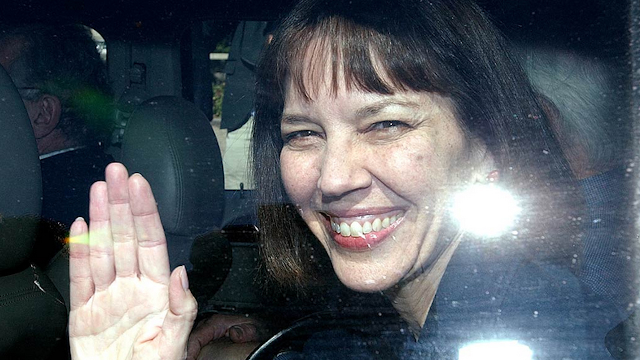 N.Y. Times reporter holds Judith Miller to account - POLITICO