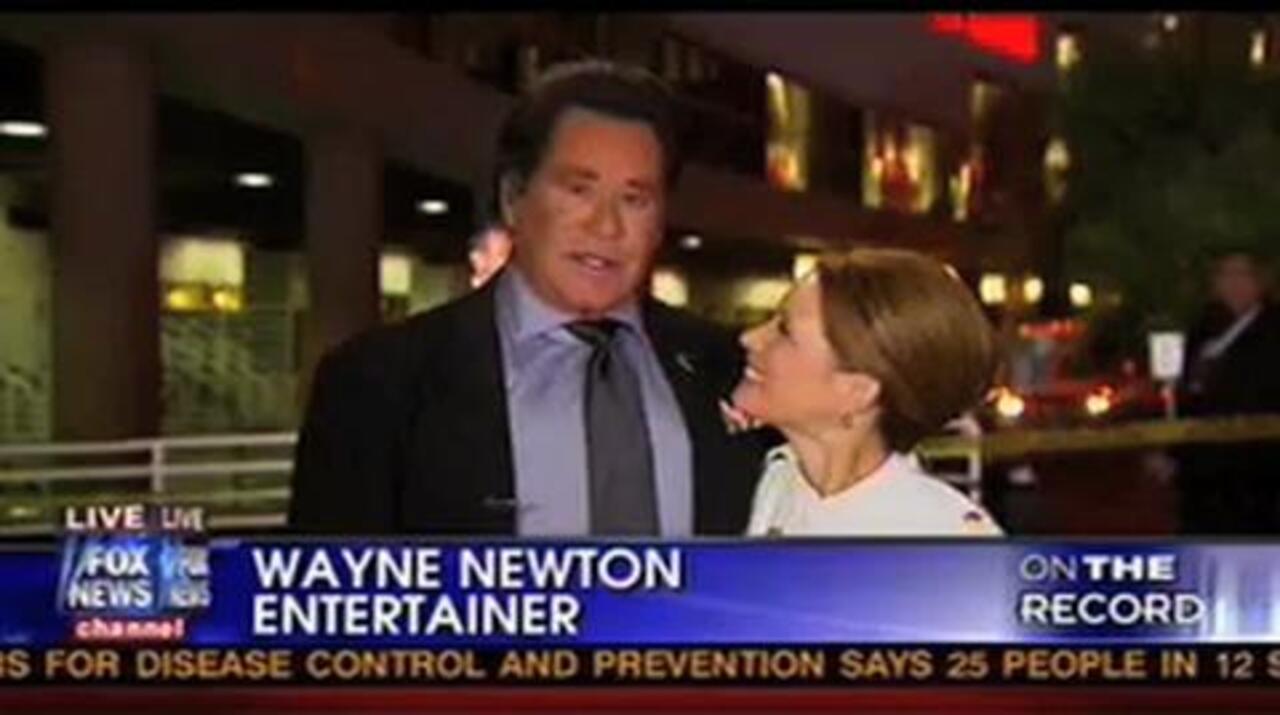 Bachmann runs into Wayne Newton - POLITICO