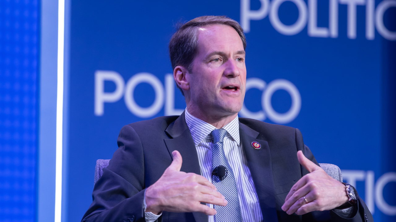 Dem Rep. Jim Himes offers rare praise for Trump on Middle East trip ...