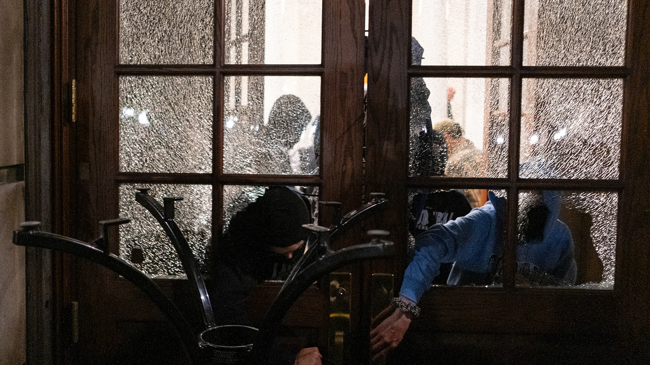 Pro-Palestinian Columbia students occupy academic building - POLITICO