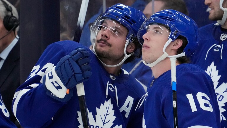Examining Maple Leafs star Matthews' slow goal-scoring start to season ...