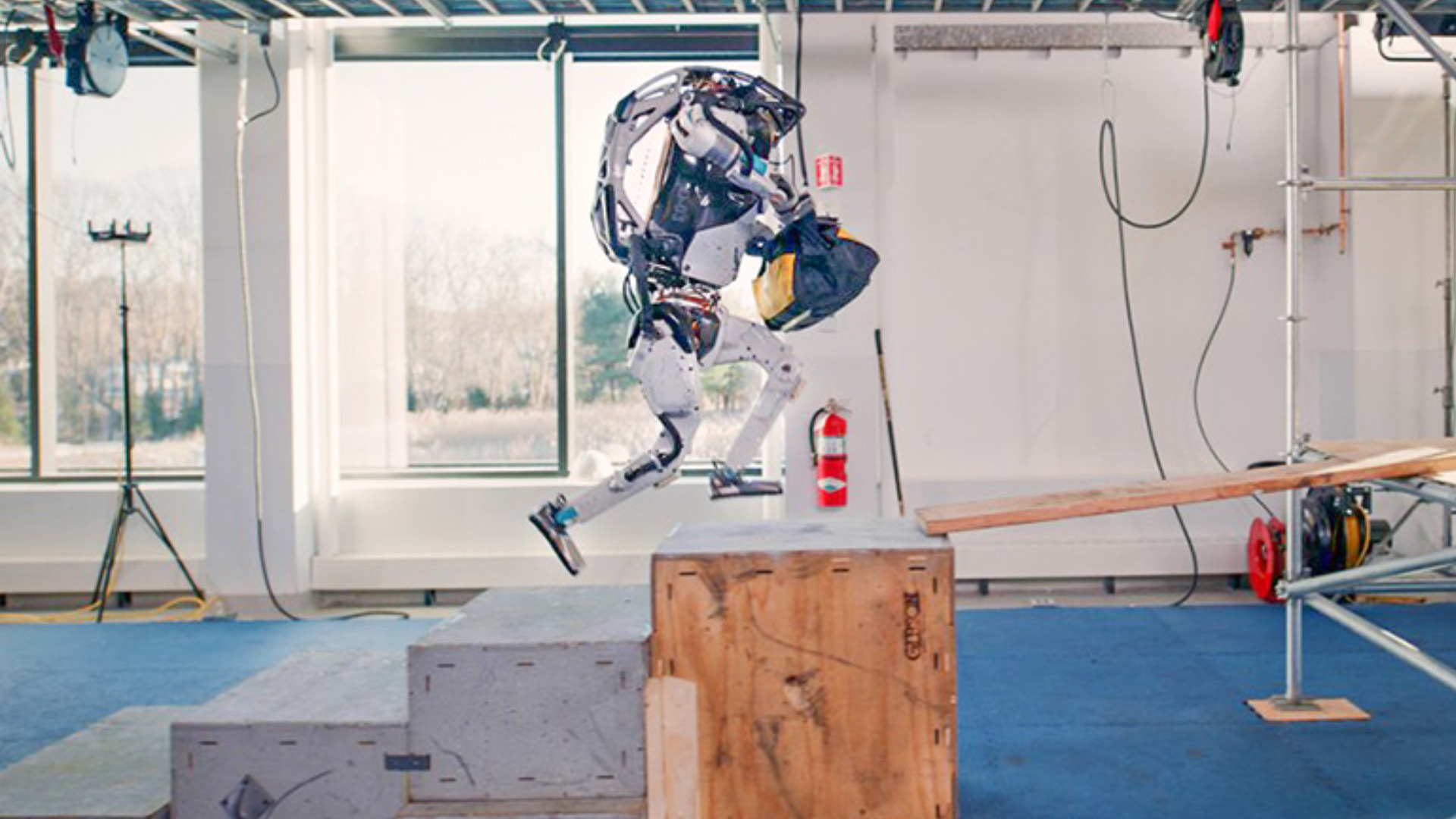 This creepy robot can perform construction tasks like a human ...