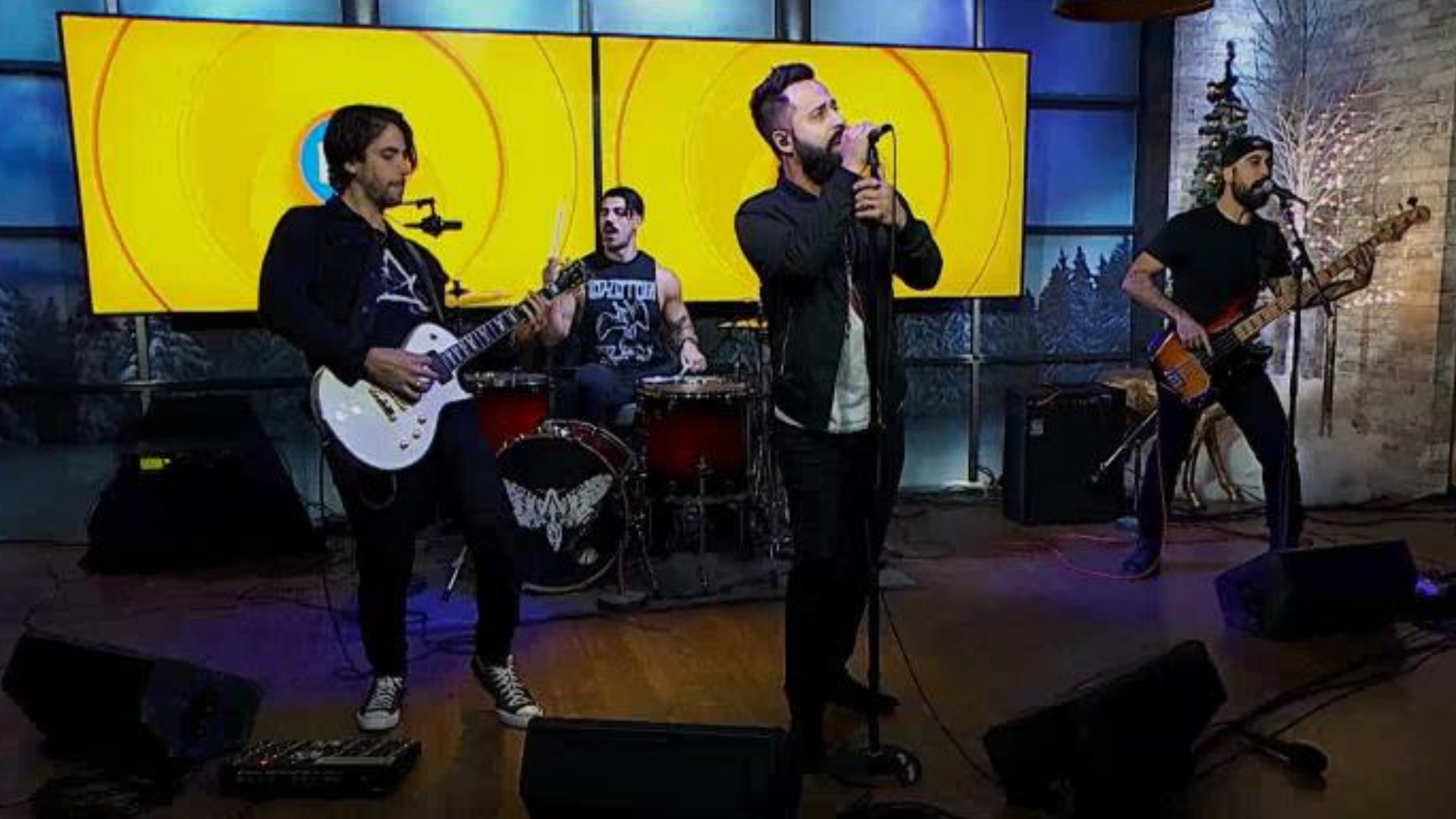 Toronto rock band Ascendia performs ‘Band Tee’ – Breakfast Television