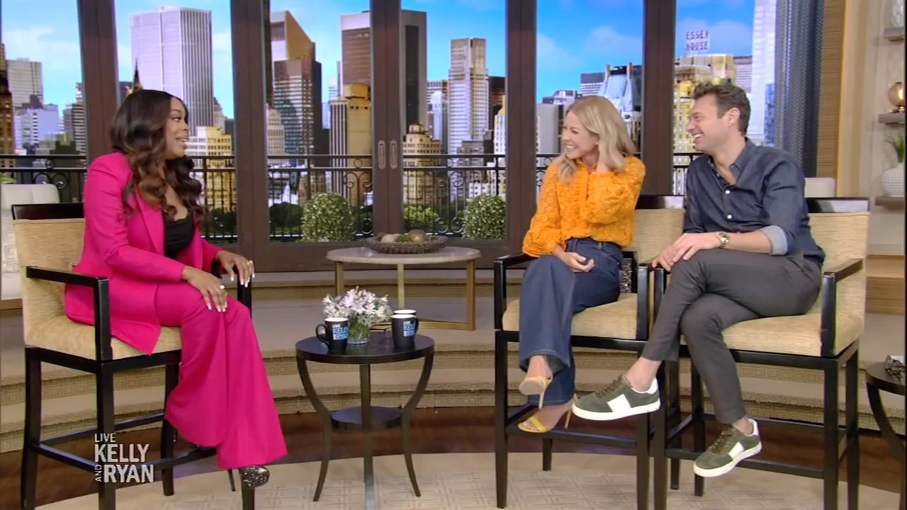 Leslie Bibb Talks About Meeting Carol Burnett and What She Learned From ...