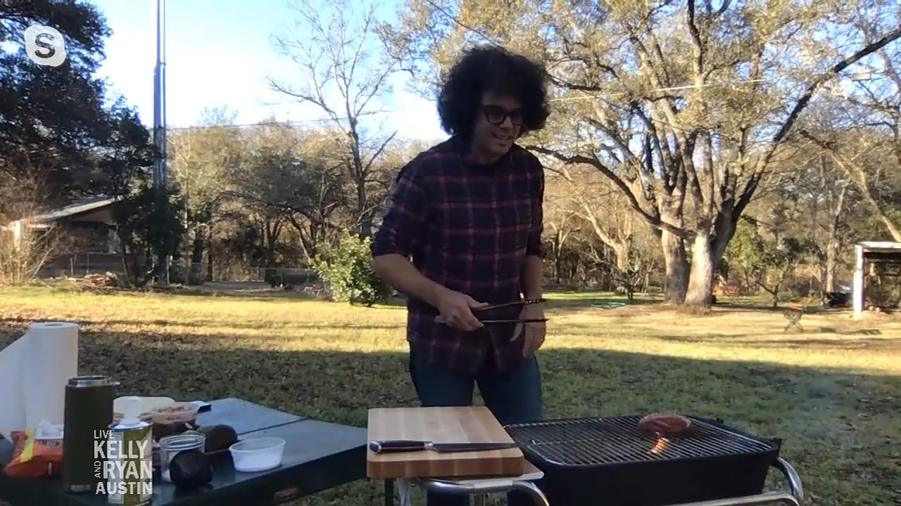 Jamie-Lynn Sigler’s Move to Austin | LIVE with Kelly and Mark