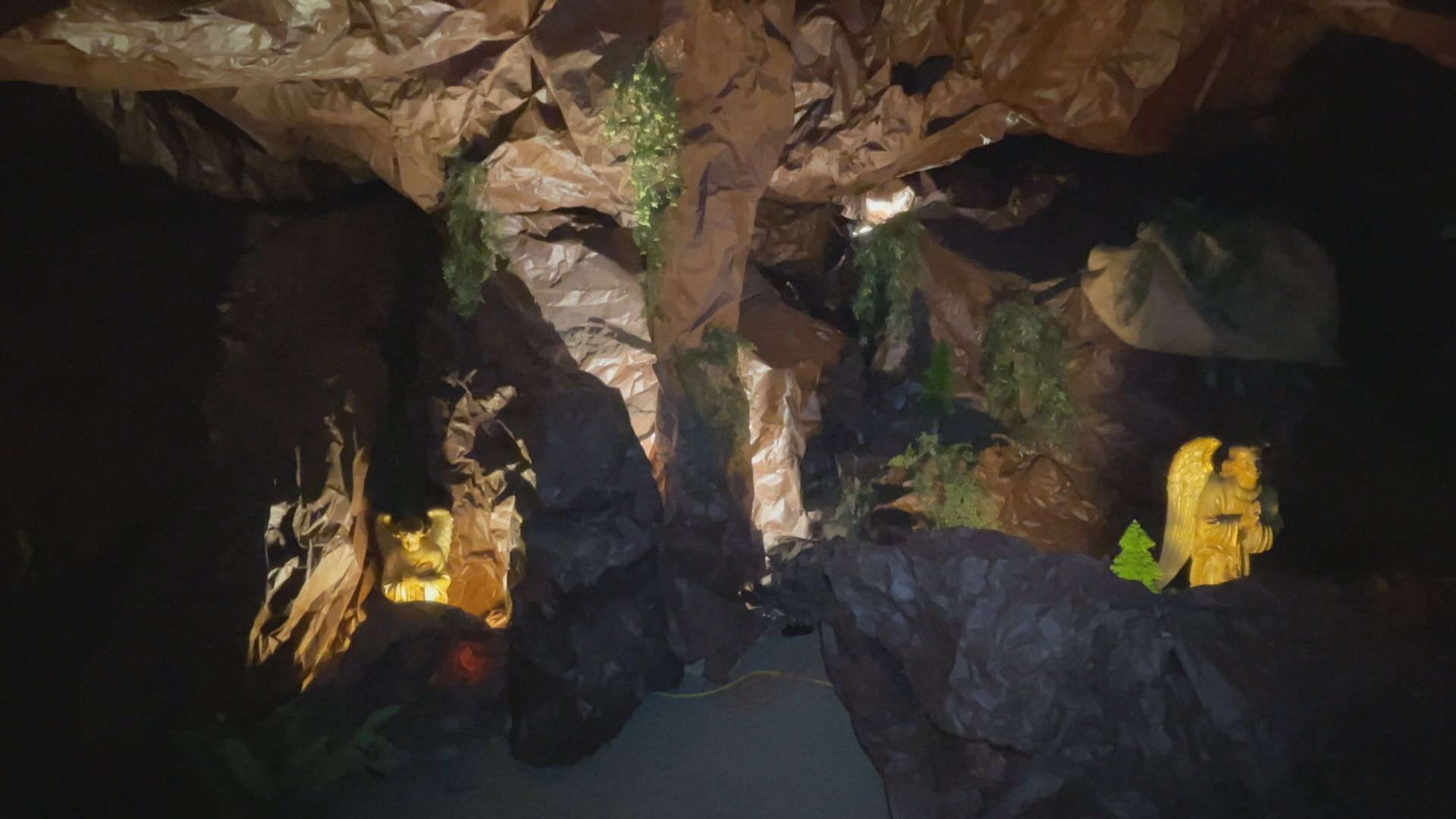 Montreal church creates ‘biggest’ Christmas Cave