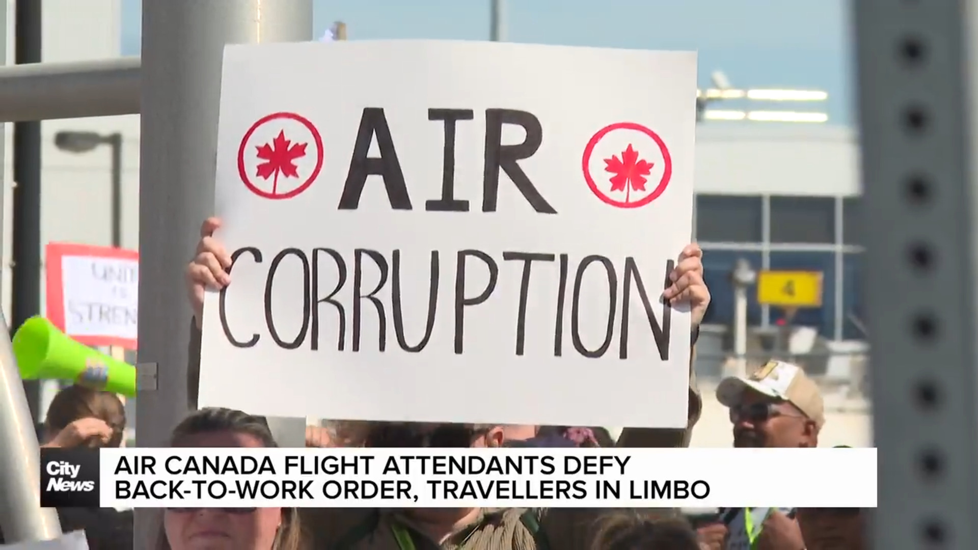 Air Canada flight attendants defy federal back-to-work order