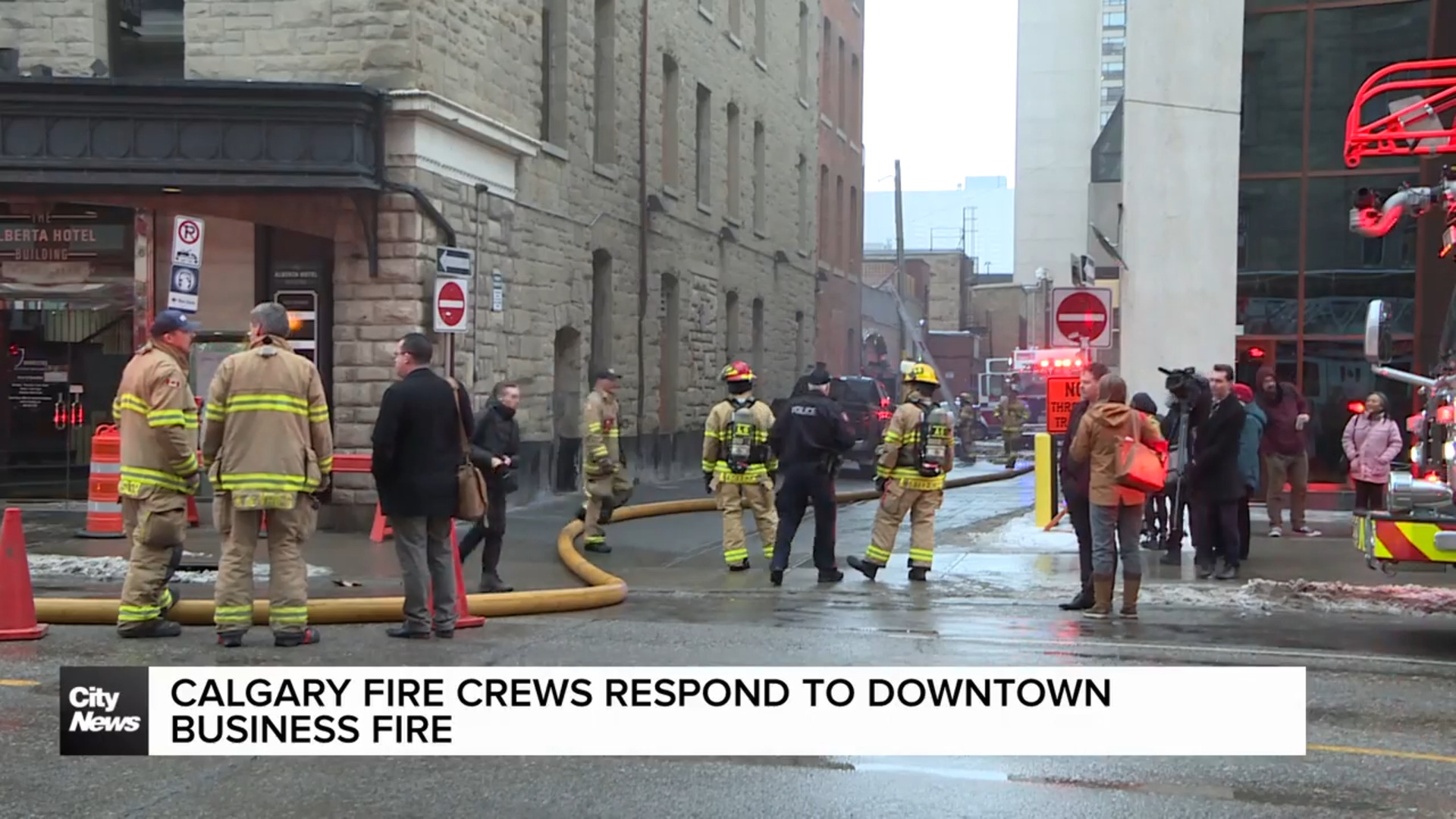 Calgary fire crews respond to downtown business fire