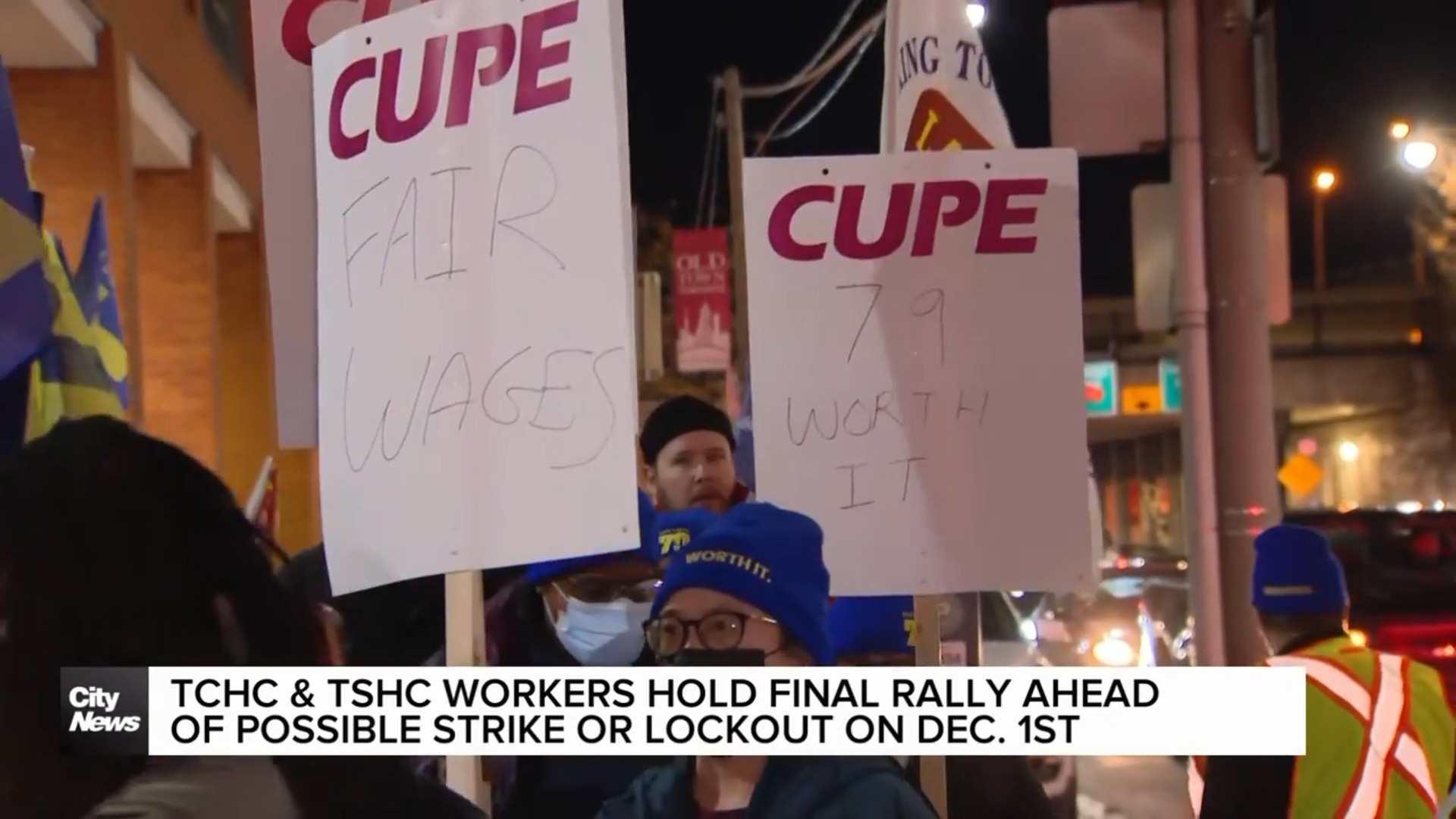 Toronto frontline housing workers rally with looming strike deadline