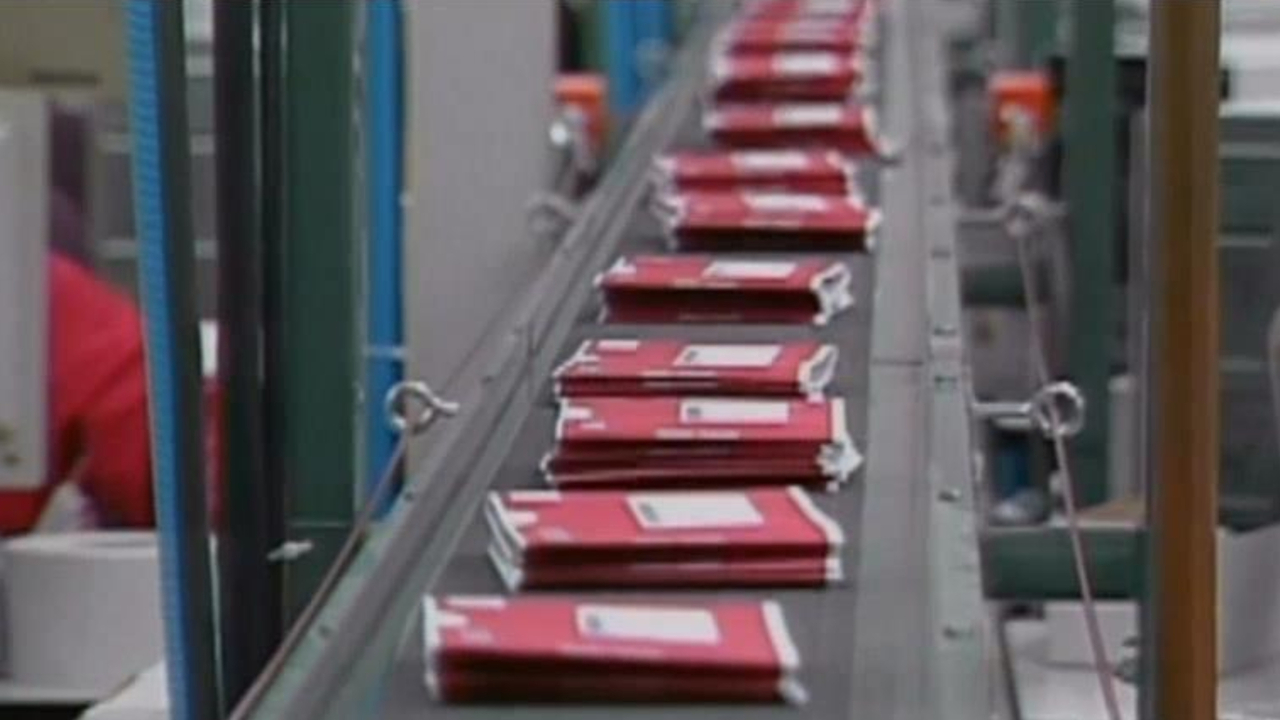 Netflix ending DVD mail service