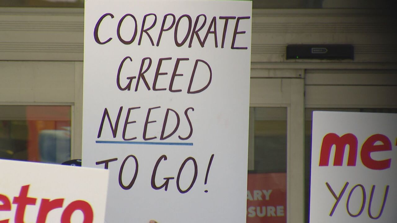 Labour experts weigh in as Metro grocery workers strike