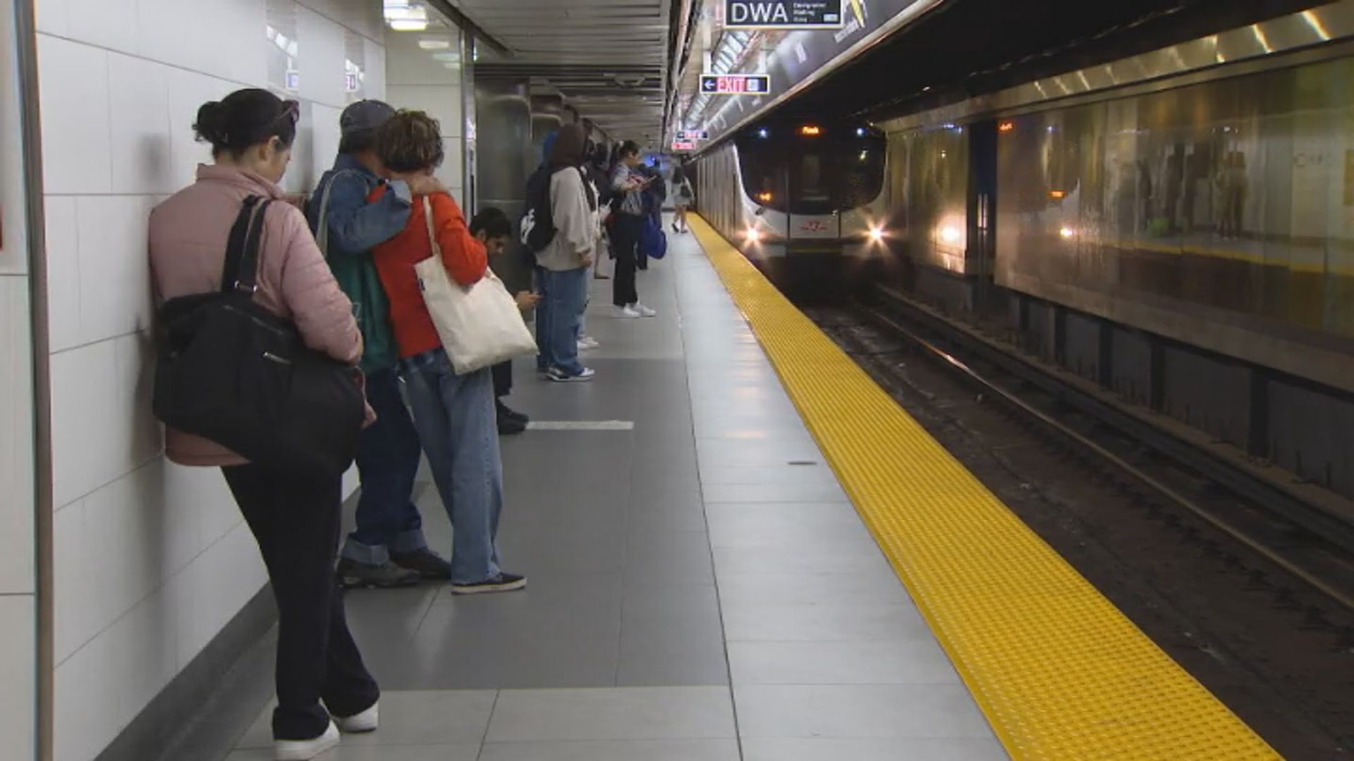 Eglinton LRT on its last day of testing, Ontario extends one fare program