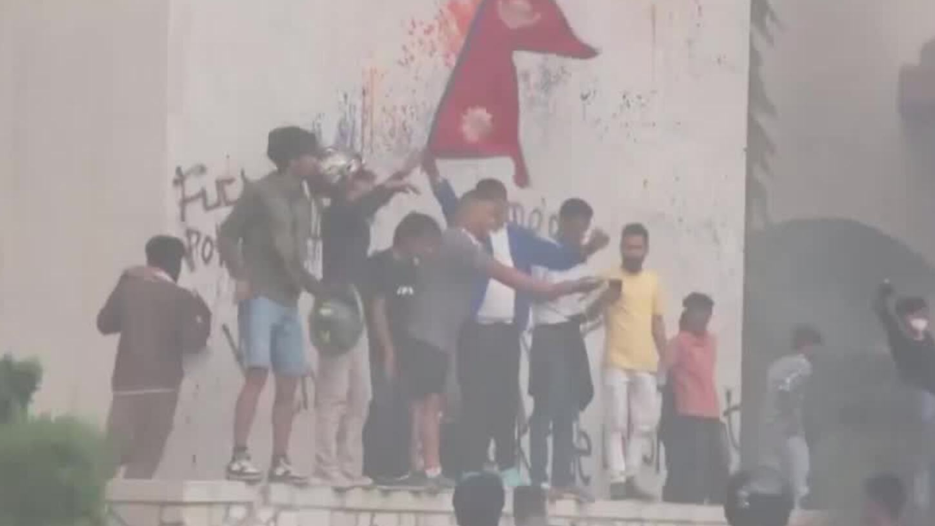 Telus drops the gloves with Rogers over alleged ad blocking on its ...