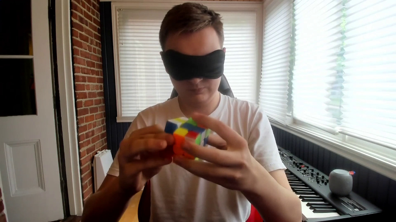 Montreal teen breaks a national Rubik's cube record