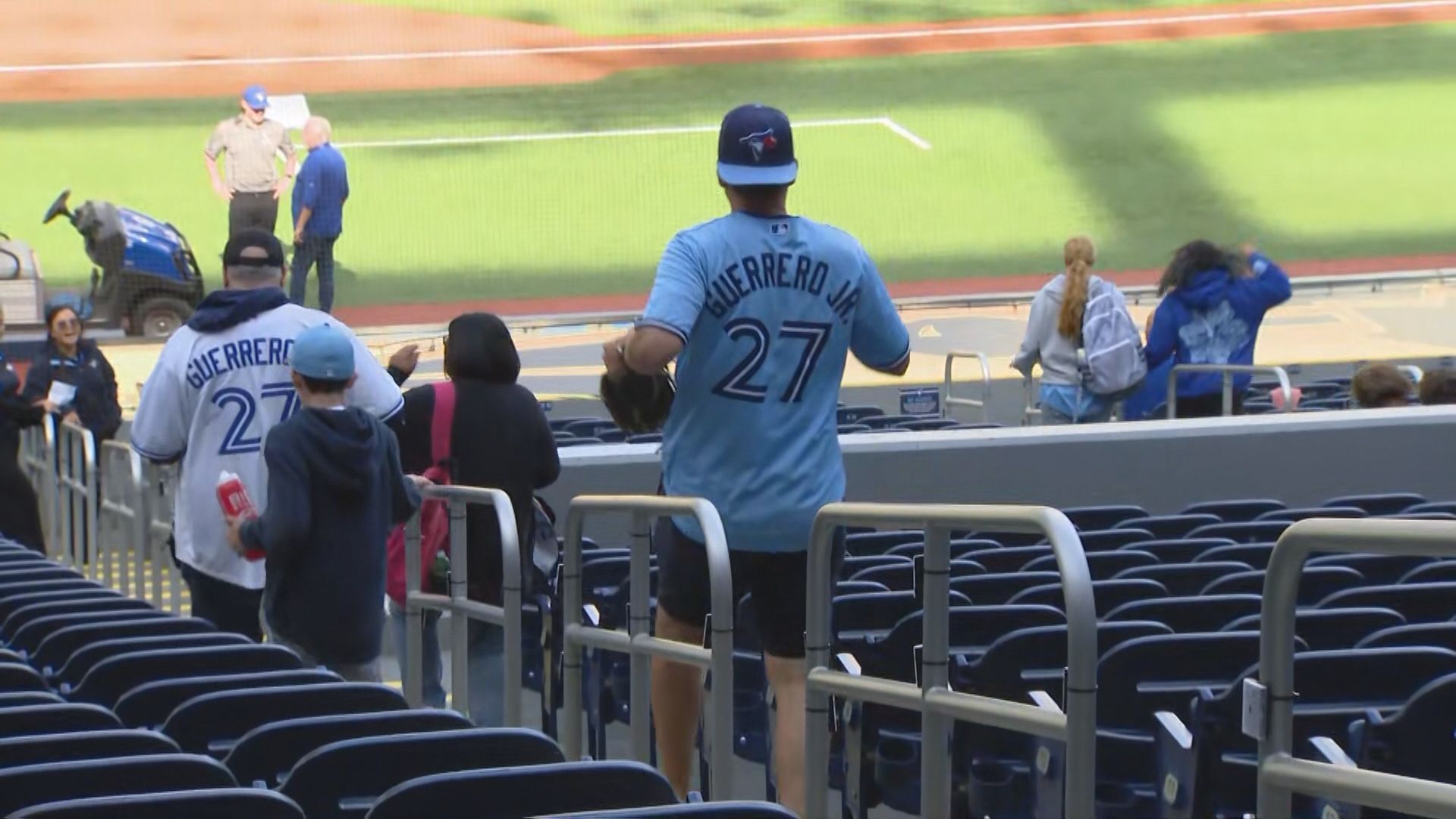 Blue Jays host fans for unique games ahead of playoffs