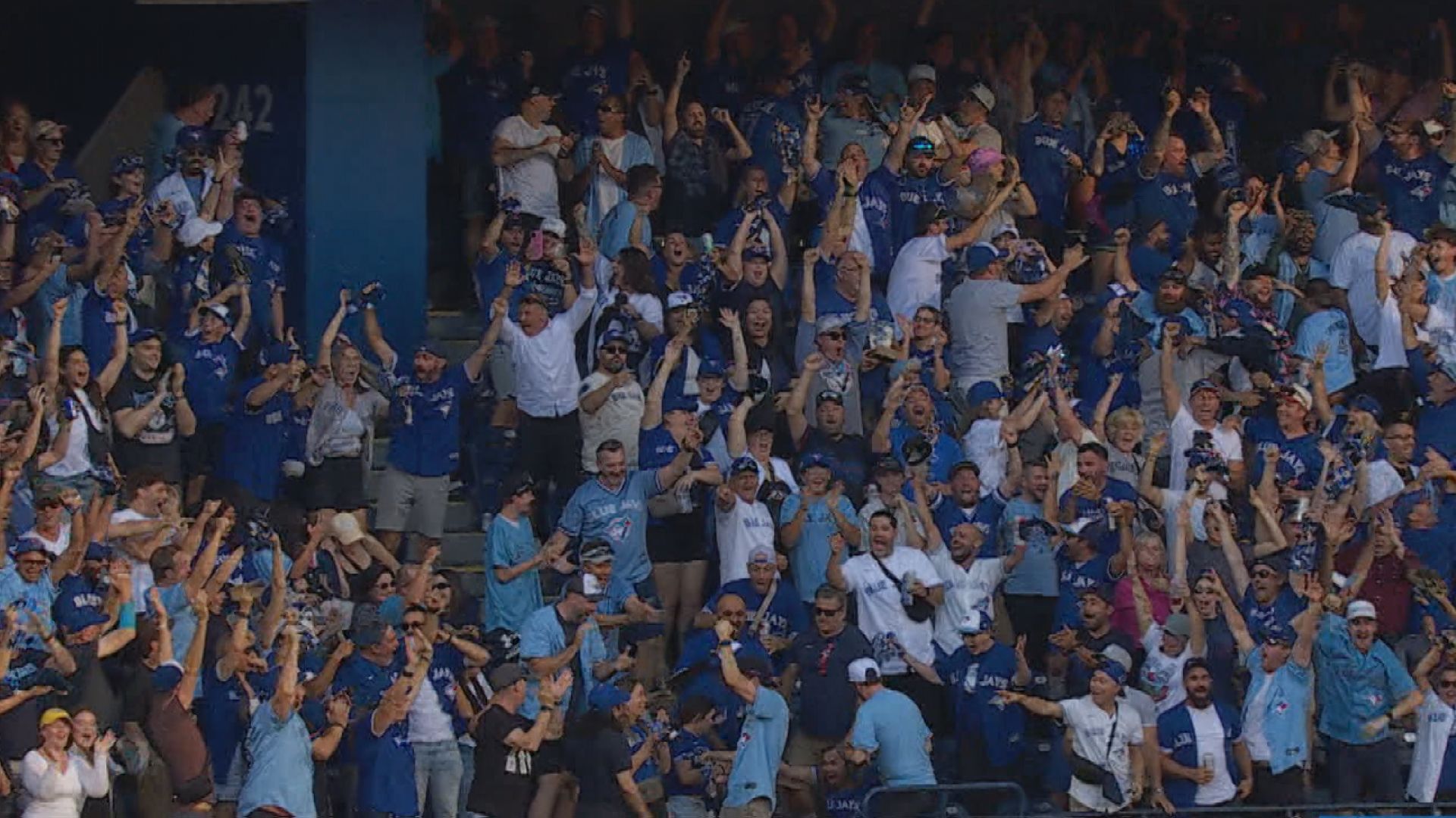 Blue Jays fans revel in back-to-back wins as Toronto leads series
