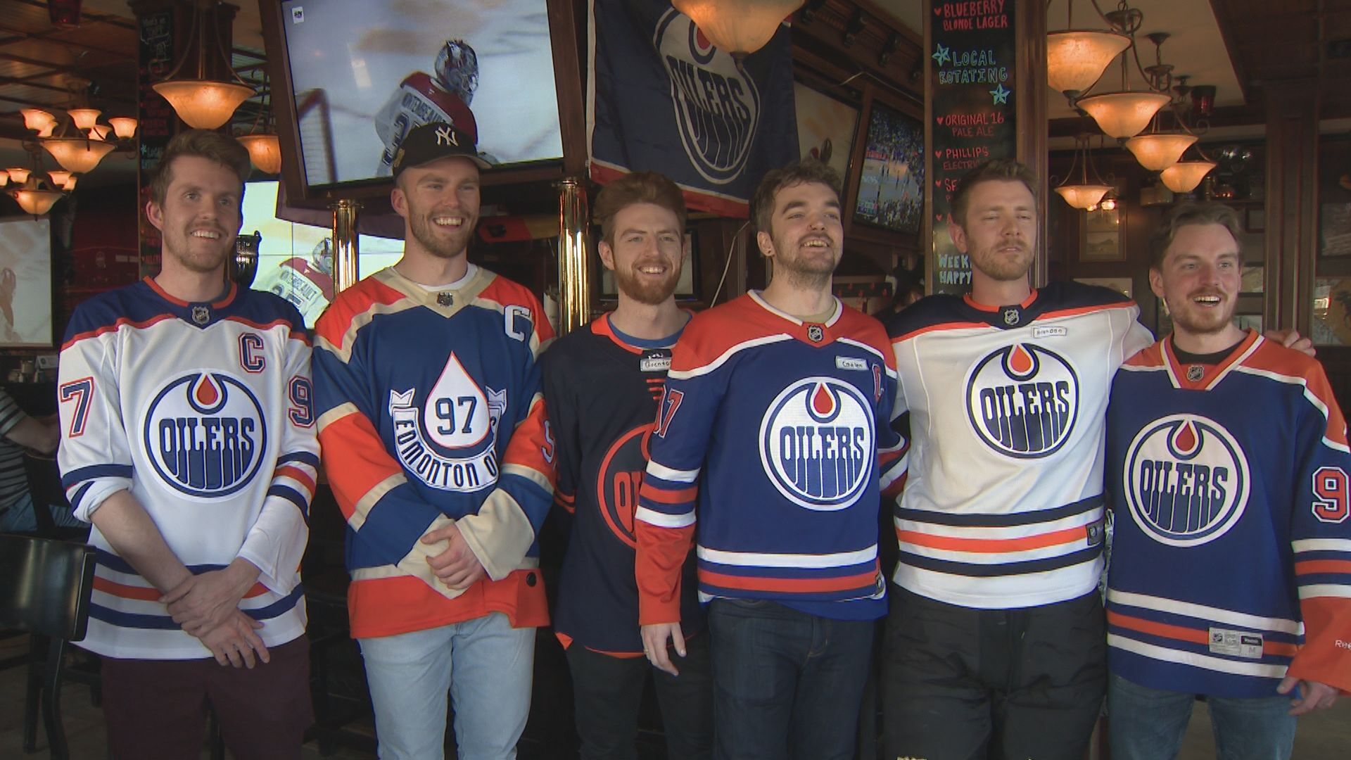 Police warn public of fake cell phone promotional scam in Edmonton