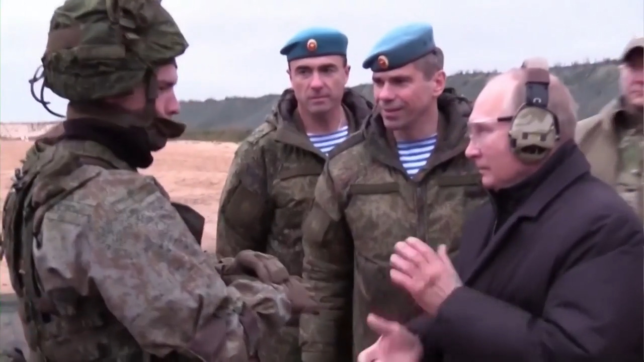 Russia launches drills by nuclear forces