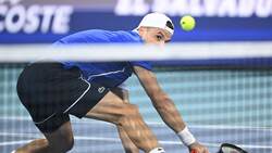 Hot Shot: Lunging Dimitrov produces deft drop volley | ATP Tour | Tennis