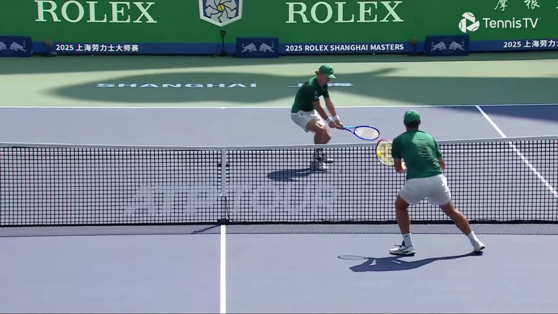 Hot Shot: De Minaur's deft touch leaves Shanghai 2025 crowd in awe ...