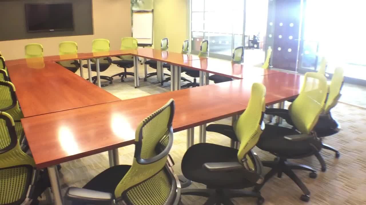 CARR WORKPLACES AON CENTER - 36 Photos - Shared Office Spaces - 200 E ...