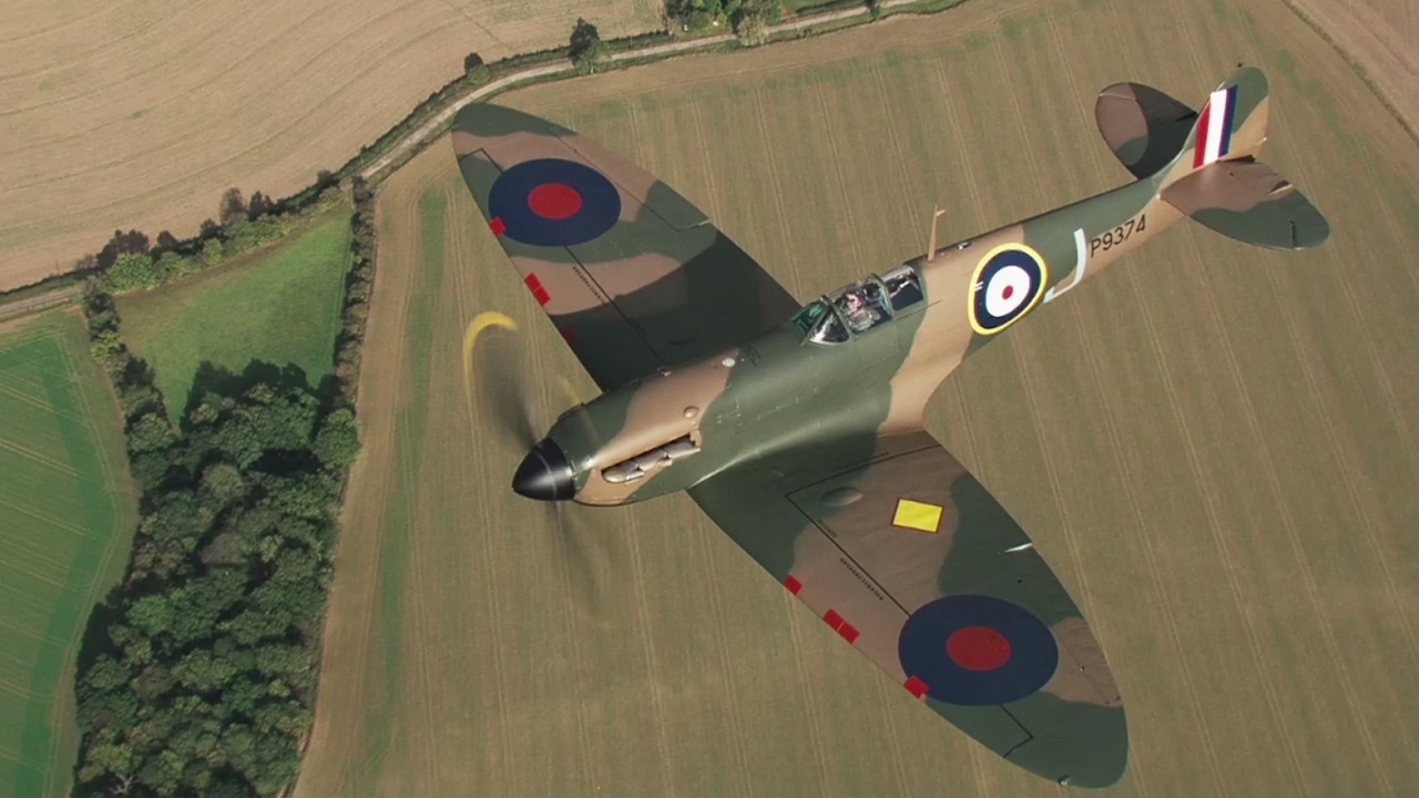 A VICKERS SUPERMARINE SPITFIRE MK. 1A - P9374