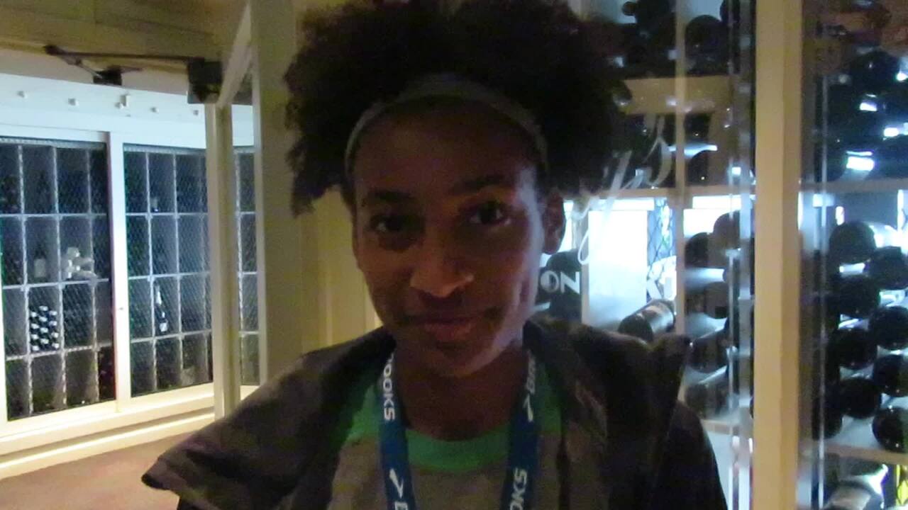 DyeStat.com - Videos - Weini Kelati won the 2-Mile at the 2016 New ...