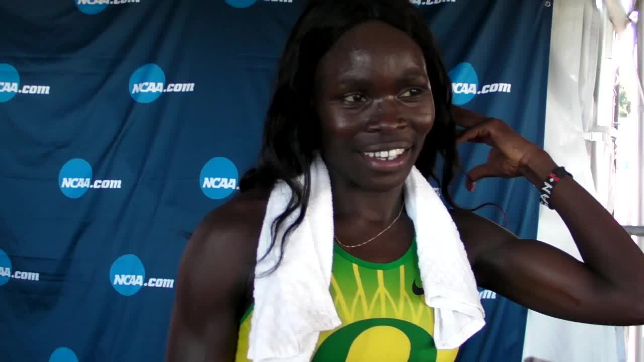 DyeStat.com - Videos - Laulauga Tausaga Champion Women's Discus Throw ...