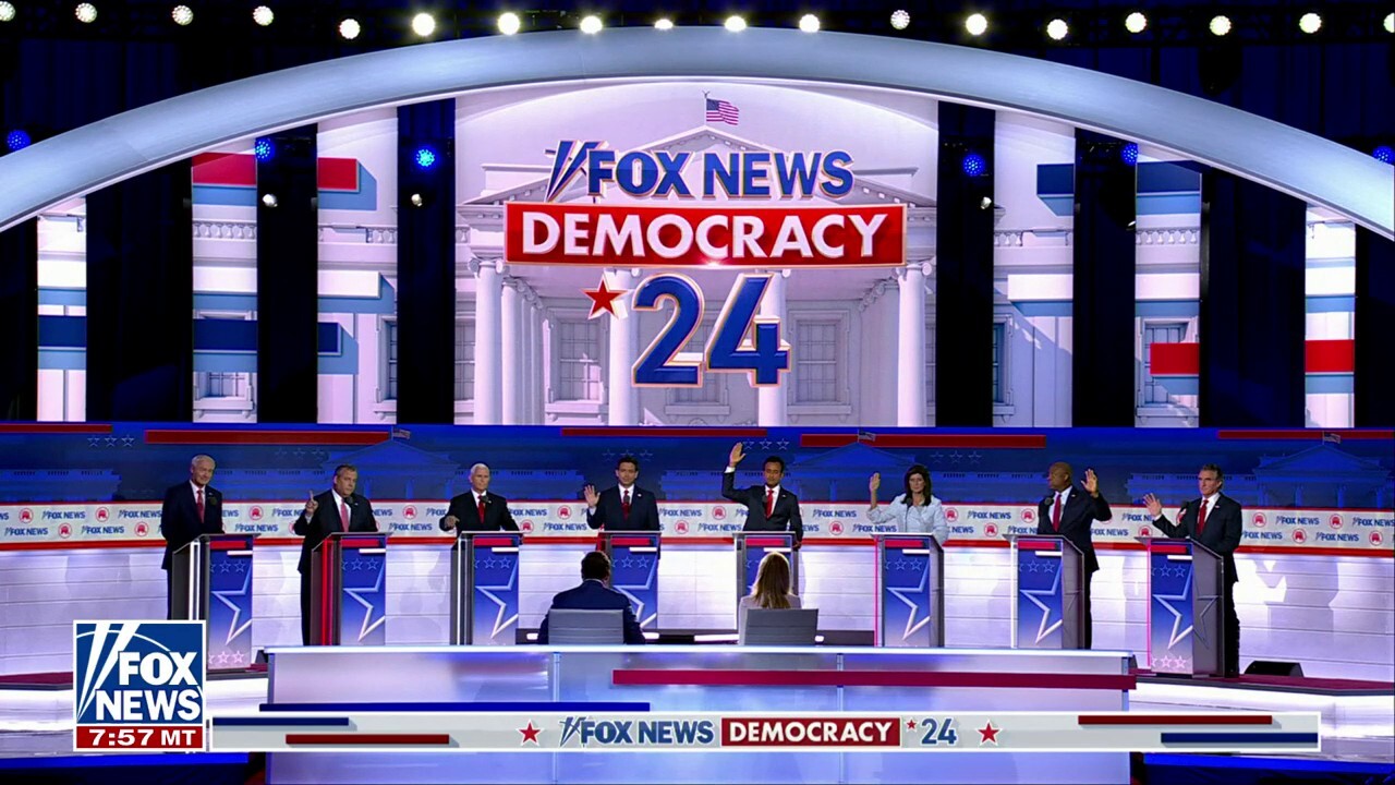 GOP Candidates Give A Show Of Hands If They Would Support Trump If