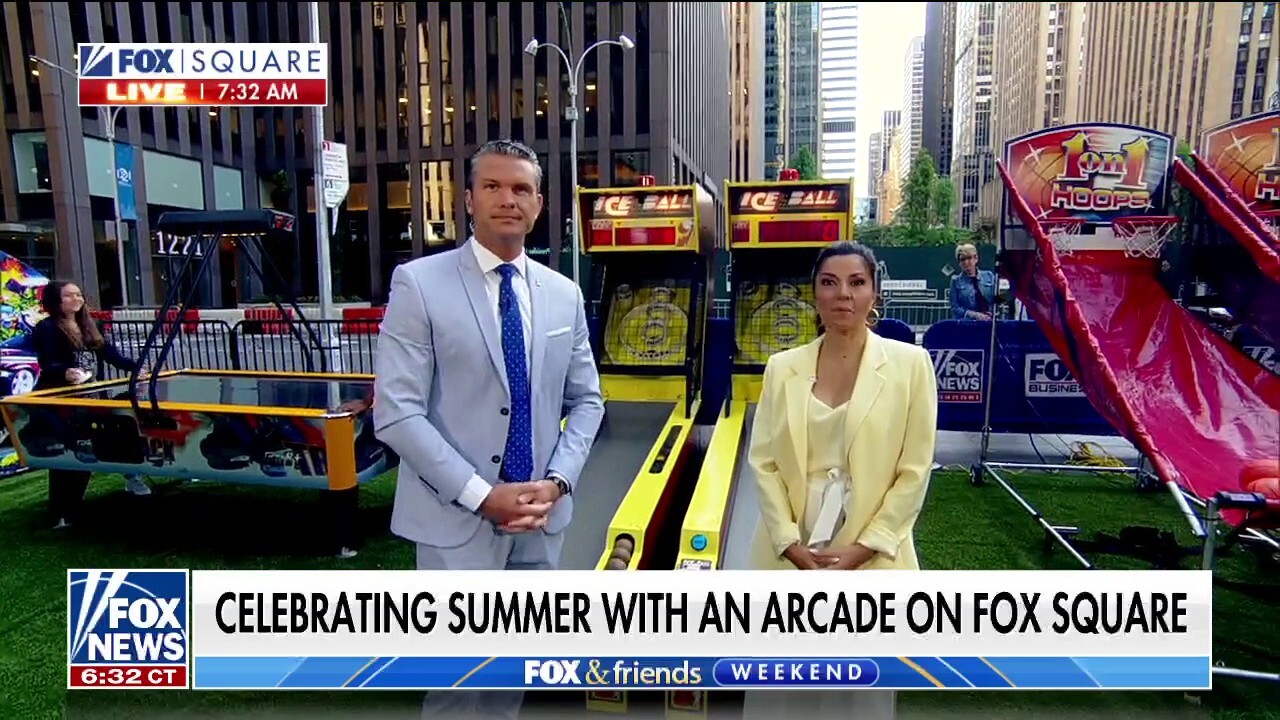 ‘Fox & Friends Weekend’ co-hosts partake in a competitive game of ...