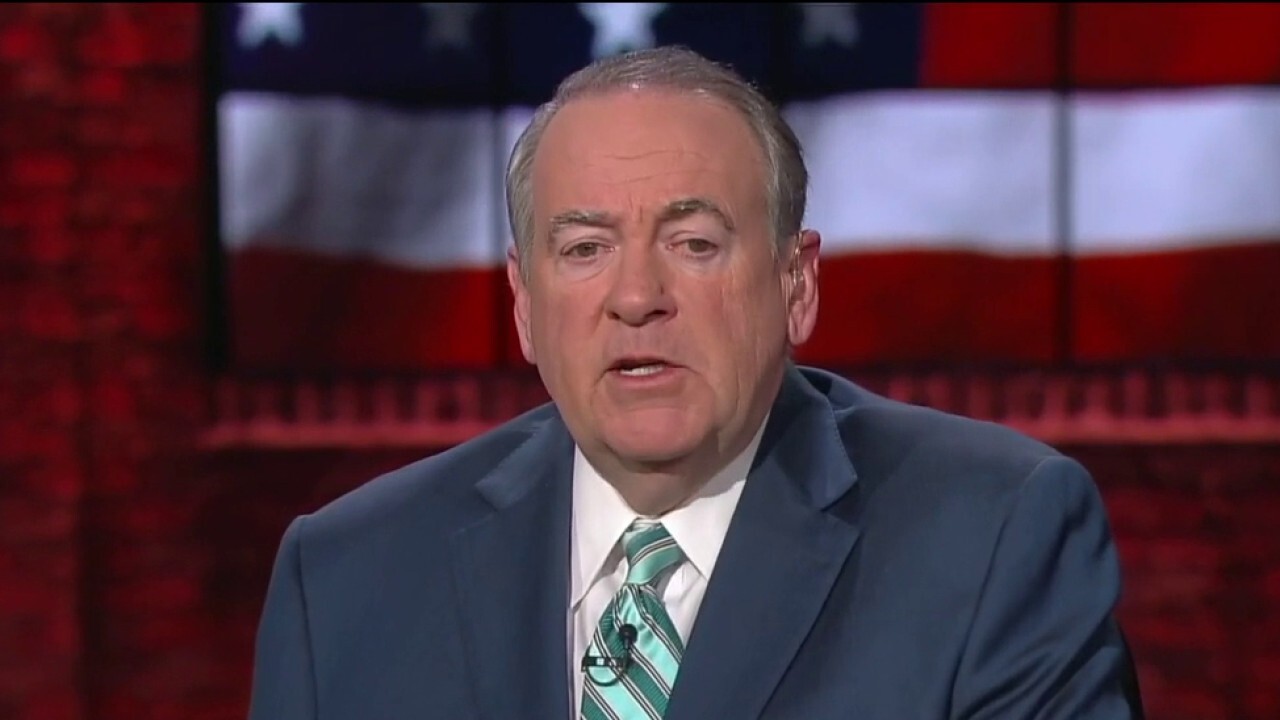 Huckabee: Bernie is 'dead on' over Biden backing Wall Street 'crooks ...