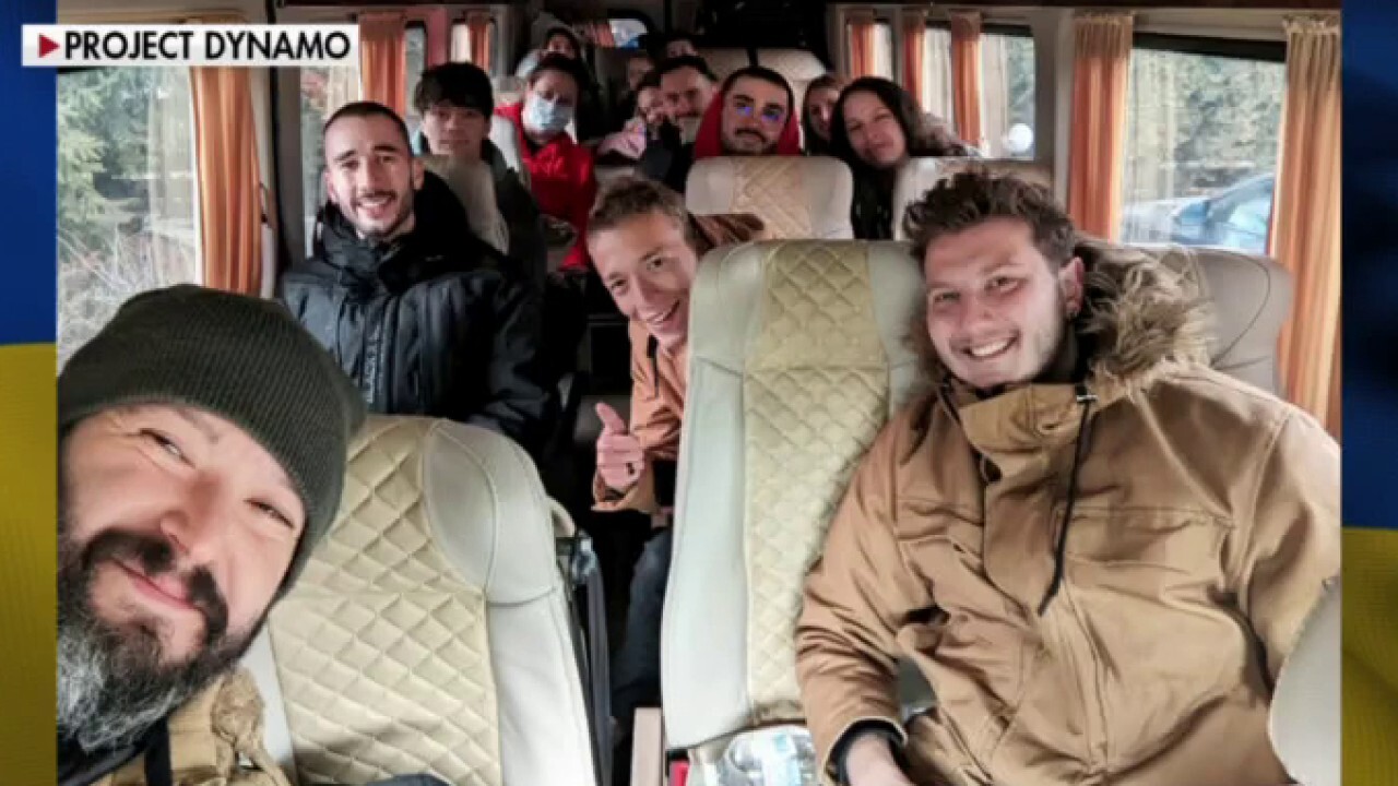 US veteran helps Americans escape Ukraine | Fox News Video