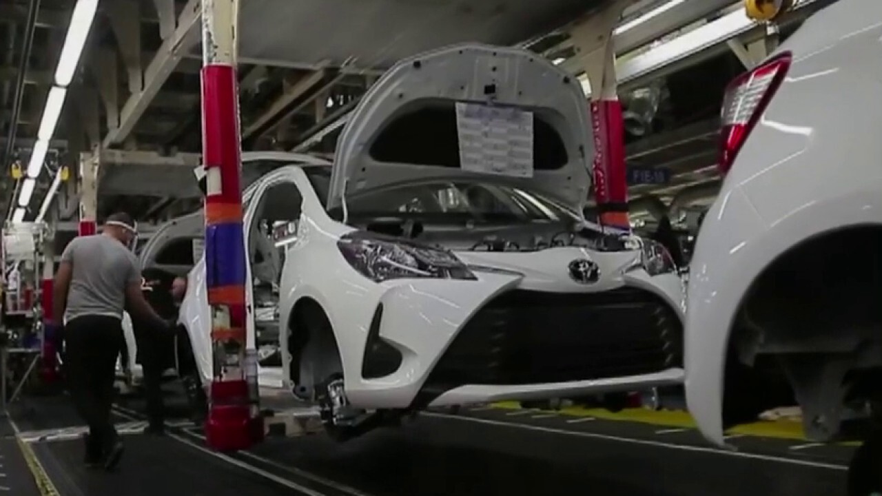 Major US automakers to slowly start reopening factories in US | Fox ...