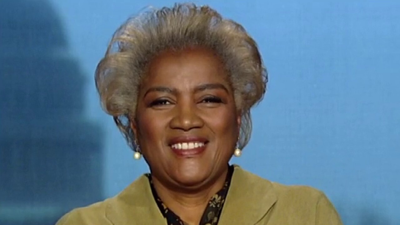 Donna Brazile rates Mike Bloomberg's stiff but steady debating style ...