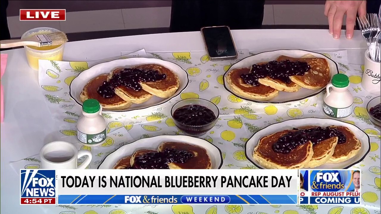 'Fox & Friends' celebrates National Blueberry Pancake Day | Fox News Video