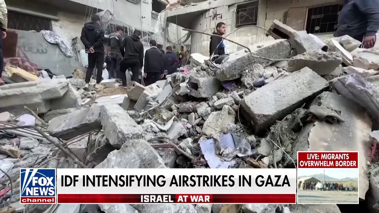 Israel ramps up airstrikes against Hamas targets | Fox News Video