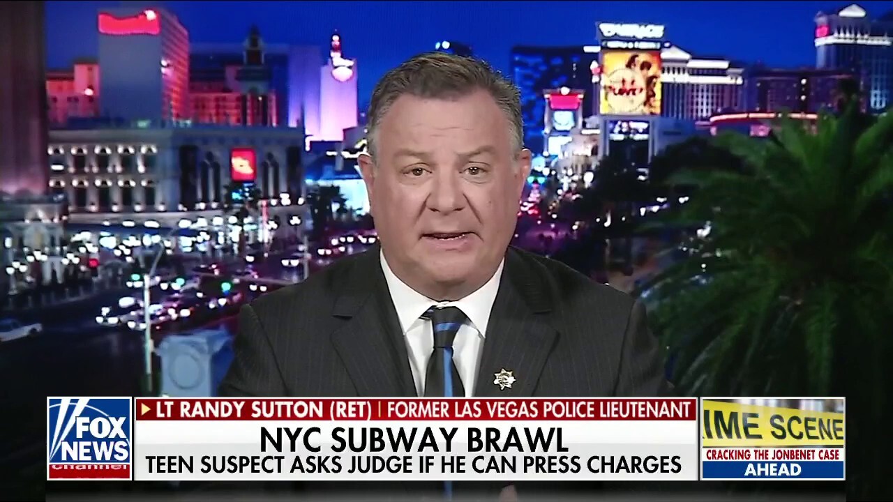 This shows the abject failure of the leadership: Retired police lt. Randy Sutton | Fox News Video